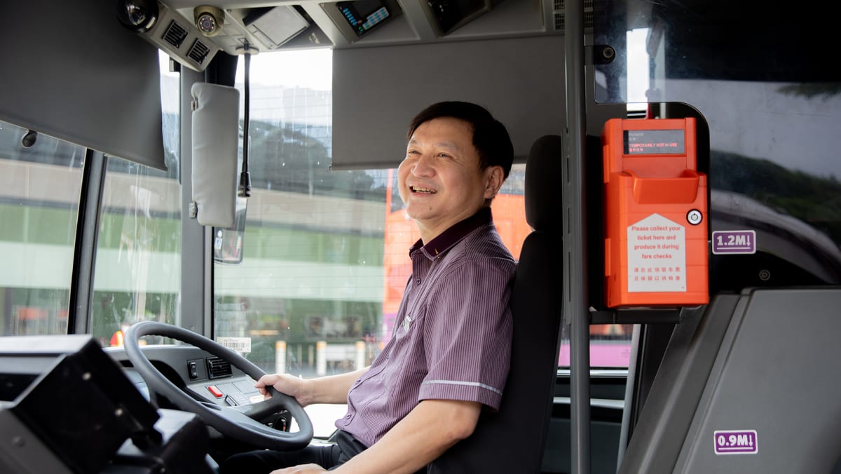 Quick-thinking bus driver lauded as hero after rescuing young girl who ...