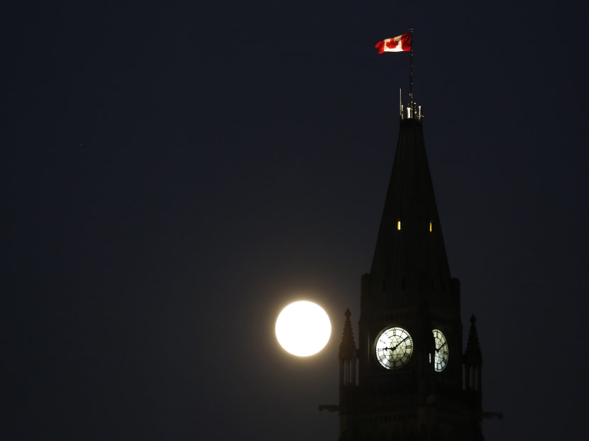 Supermoon seen around the world - TODAY