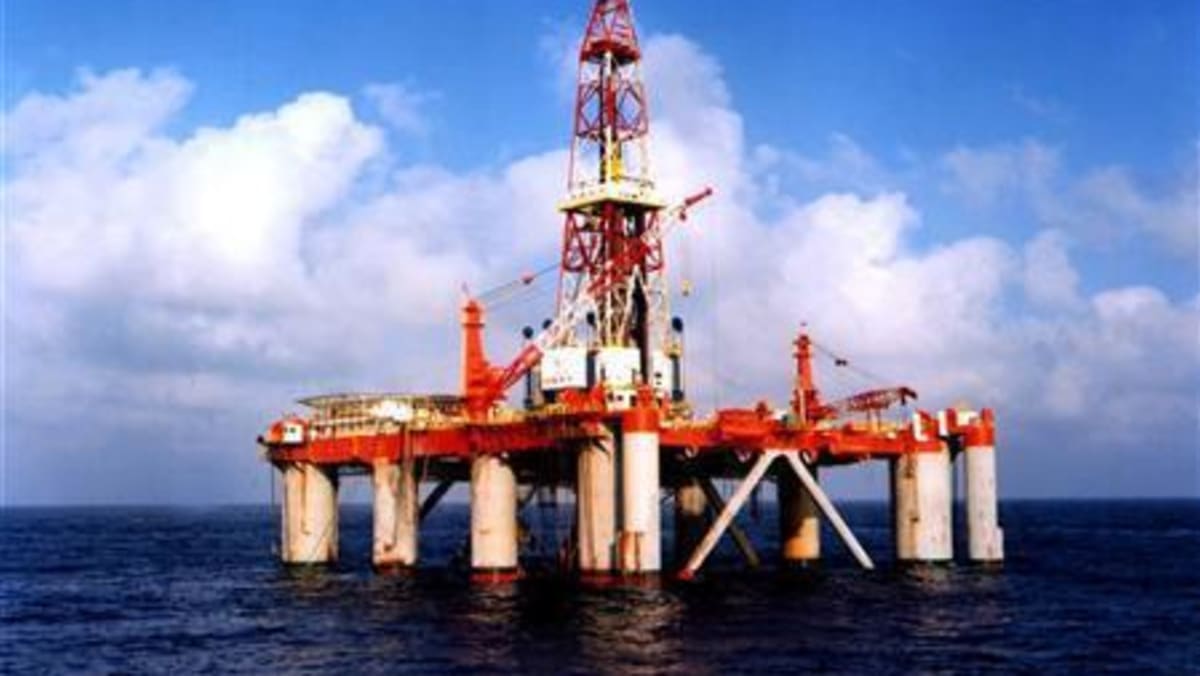 Vietnam protests Chinese oil rig in disputed sea - TODAY
