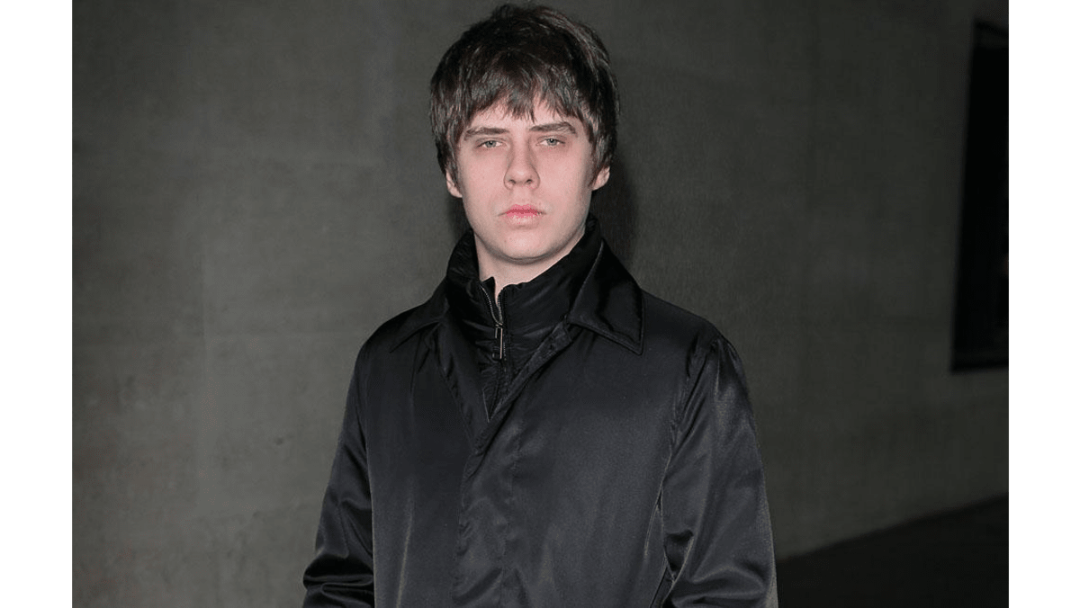 Jake Bugg's cool collaboration - 8days