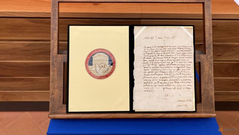 Stolen 16th century Vasari letter returned to its Italian home - CNA