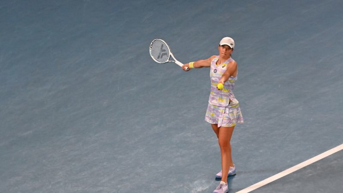 Swiatek credits balancing act for 21st straight win - CNA