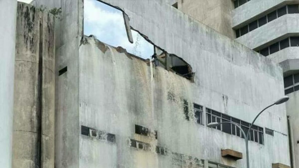 Tangki pecah, tembok bangunan runtuh di M'sia akibatkan orang awam ...