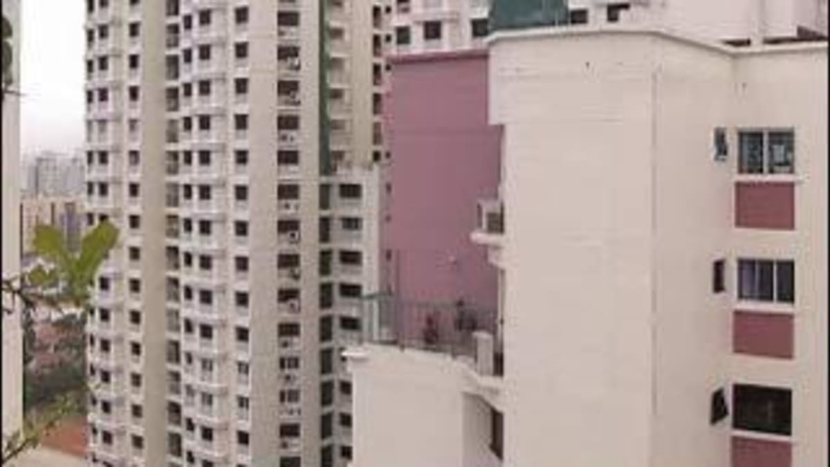 Despite govt efforts, high-rise littering refuses to go away - TODAY