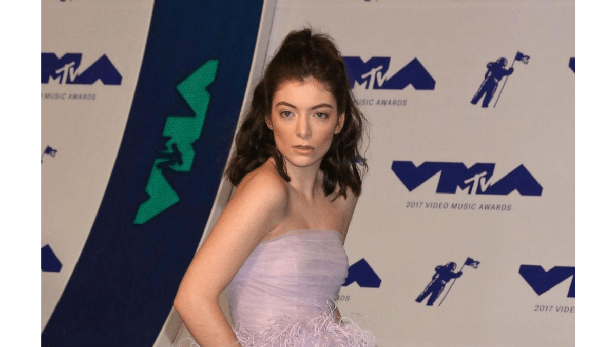 Lorde opens up about her career struggles - 8 Days