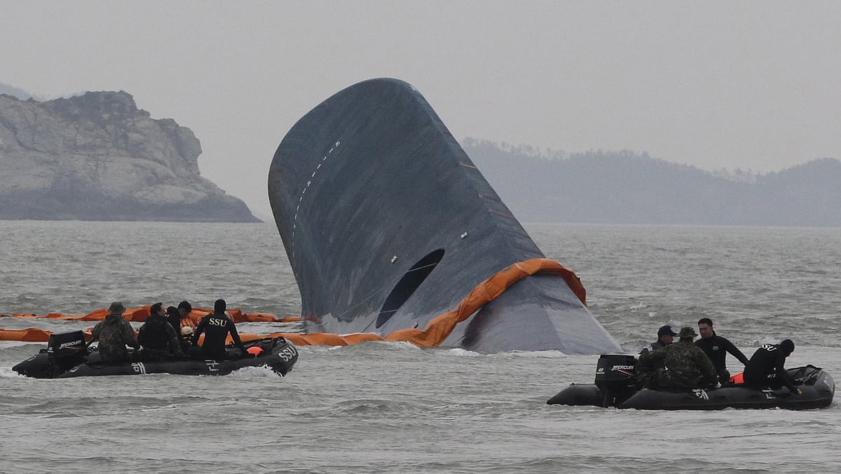 Sewol ferry tragedy: Wait for daughter’s body ends on her 17th birthday ...
