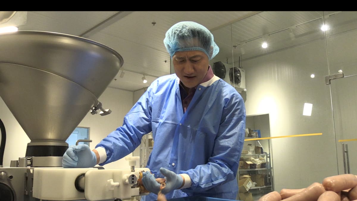 Talking Point 2022/2023 - What’s Really In Sausages? - CNA