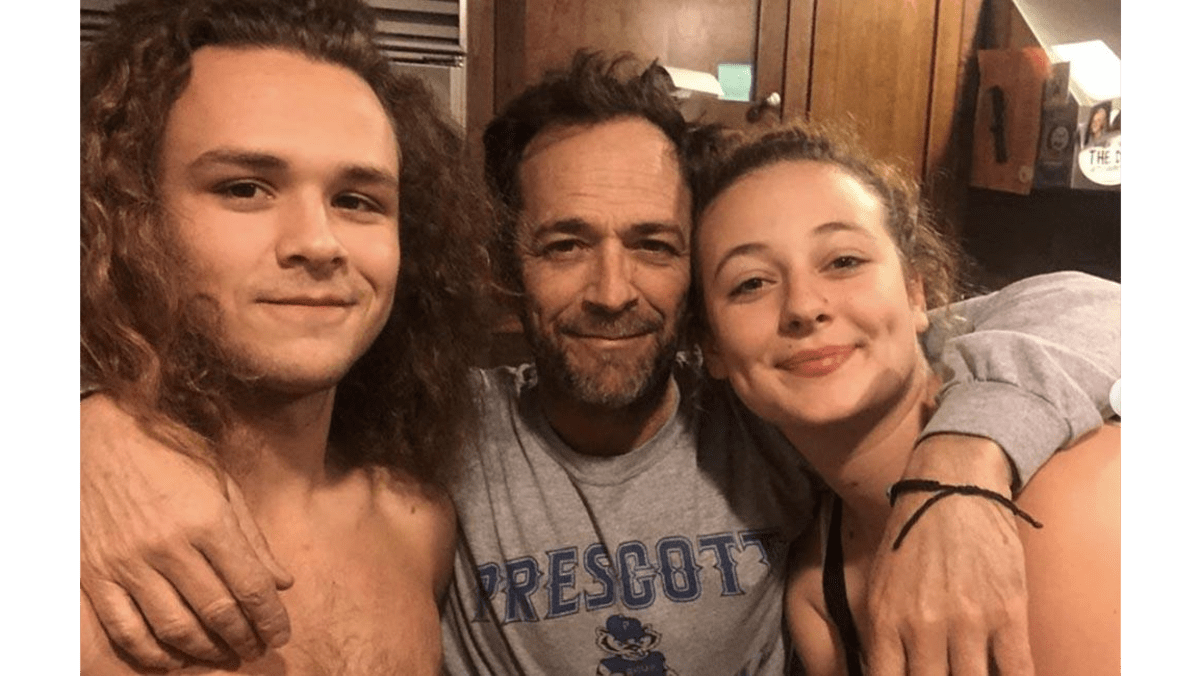Luke Perry's daughter Sophie missed him 'dearly' on Father's Day - 8days