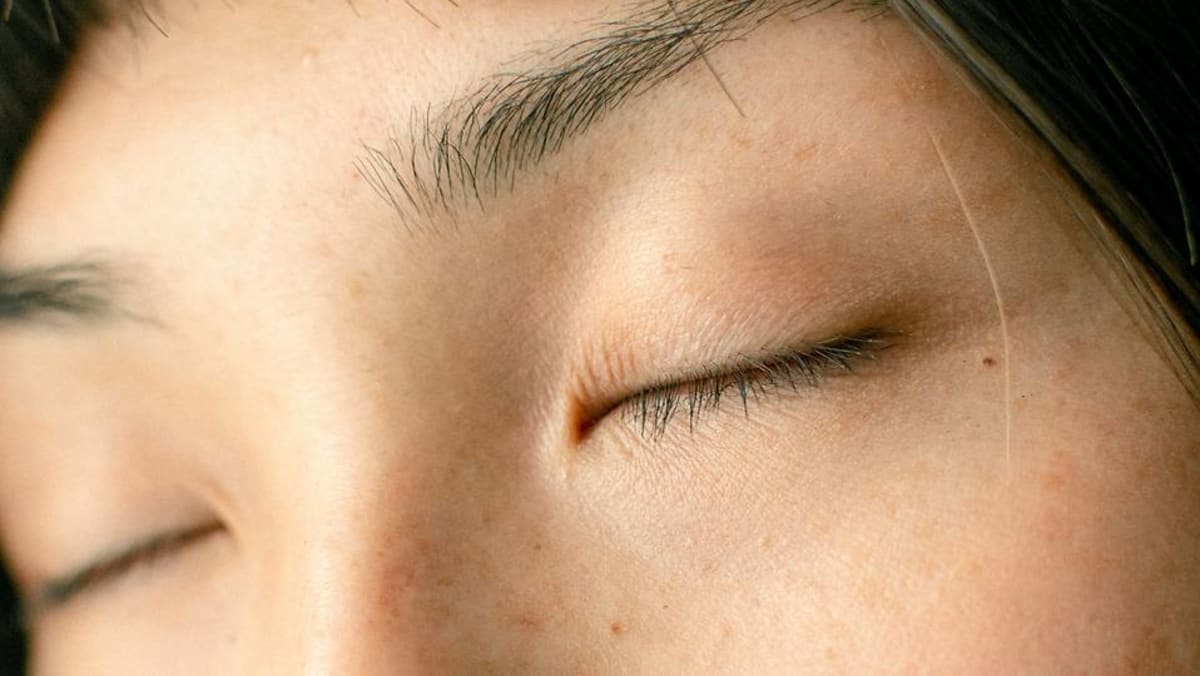 Thinning eyebrows: It could be a medical issue, not just a sign of ...
