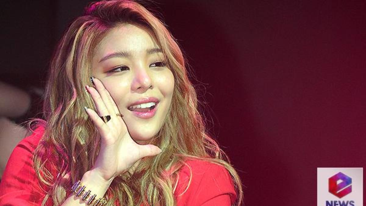 Ailee Explains Why She Went With Another Strong Song - 8days