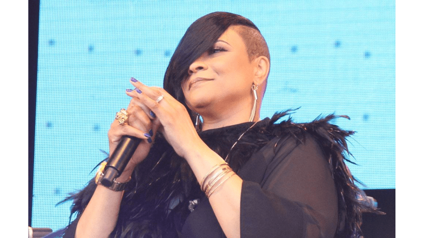 Gabrielle won't leave house without eye patch - 8days