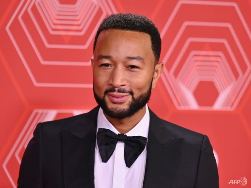 Singer John Legend surprises US street musician who was singing his hit ...