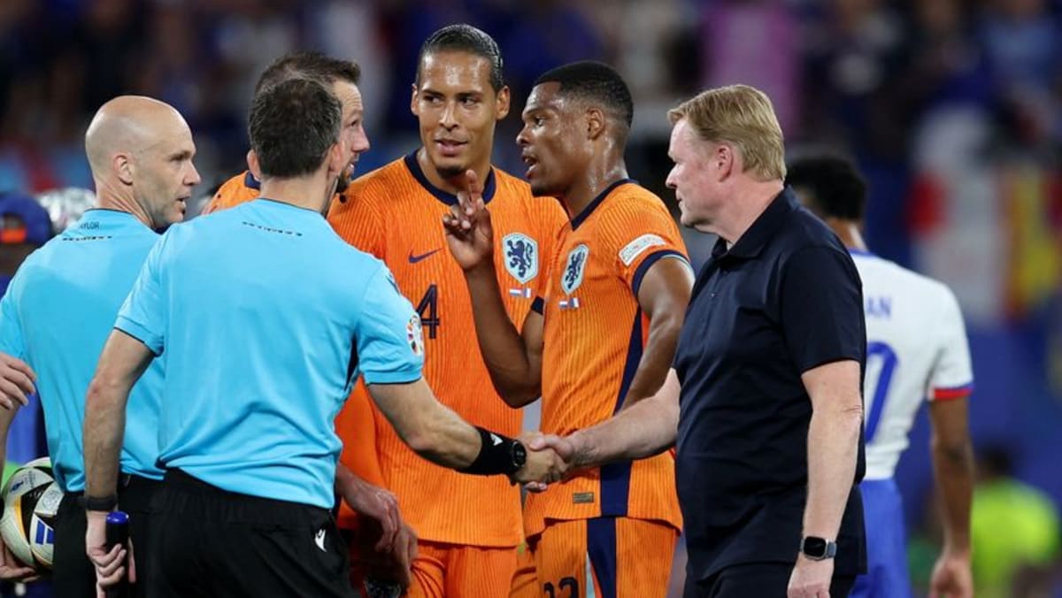 Netherlands coach Koeman says referee made mistake with disallowed goal ...