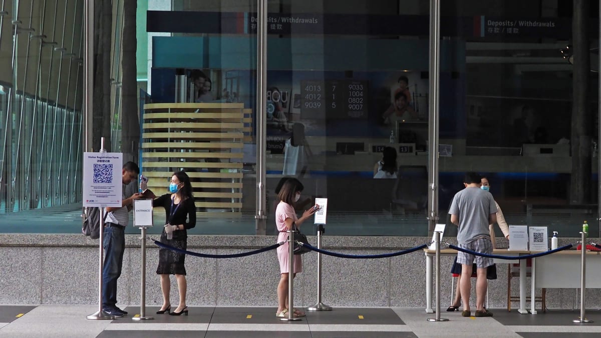 Bank customers must wear masks at retail branches, says bank ...