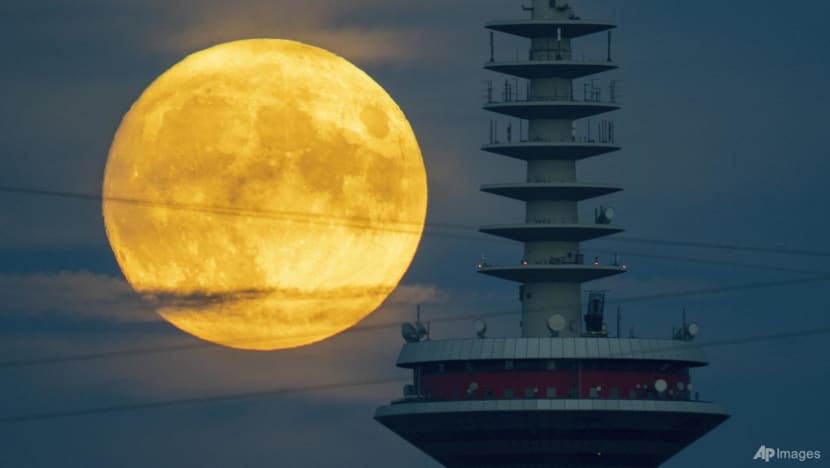 Final supermoon of 2023 illuminates Singapore sky on Mid-Autumn ...