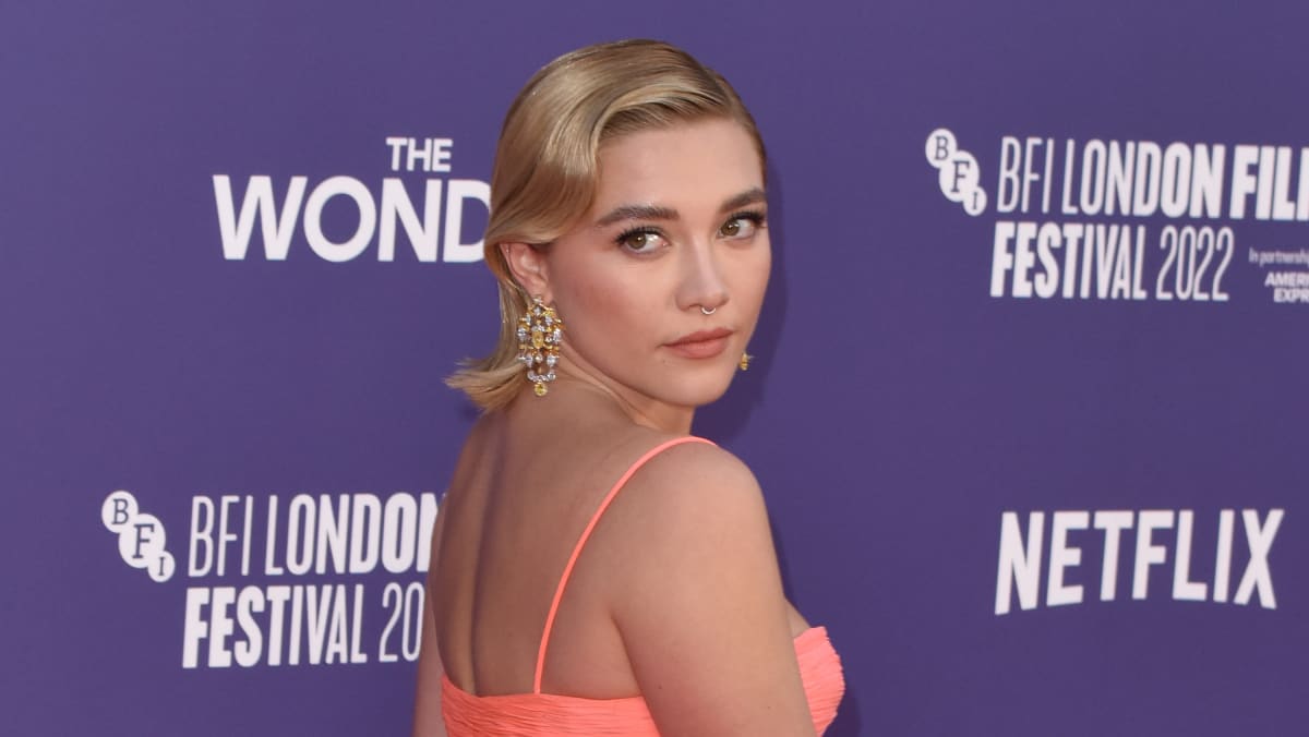Florence Pugh Was Told By Past Execs To Change Her "Weight", "Face ...