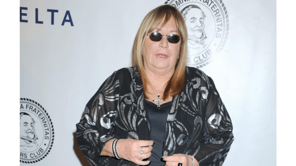 Stars pay tribute to Penny Marshall - 8 Days