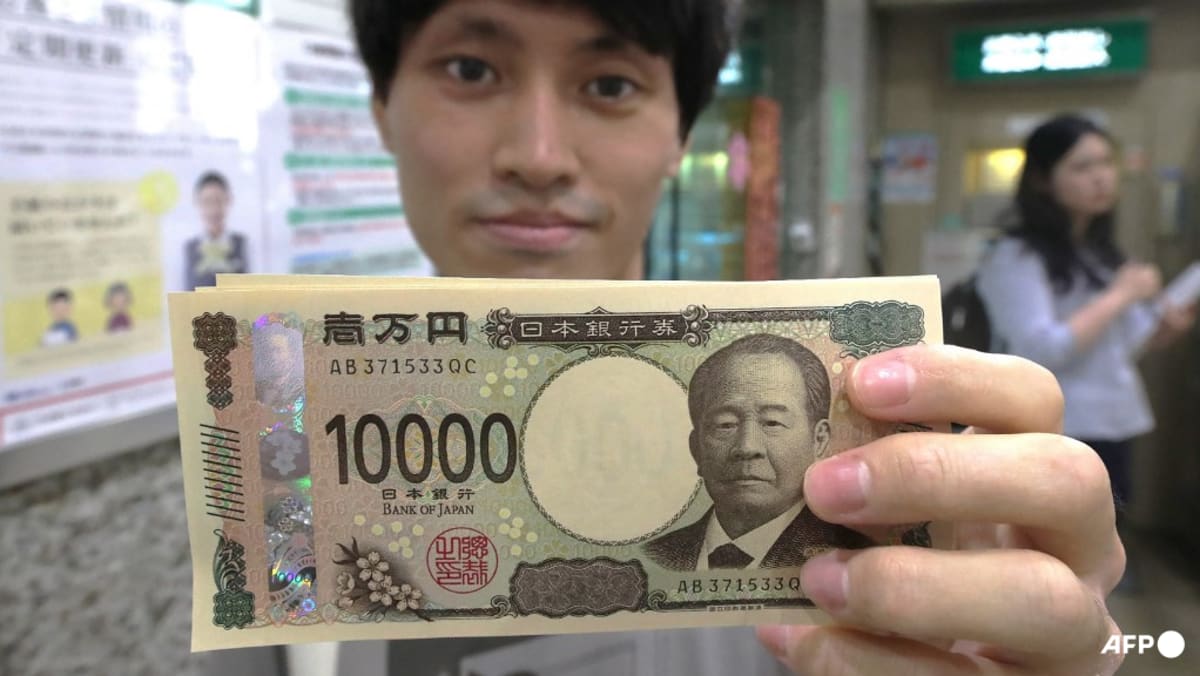 High-tech cash: Japan launches banknotes with hologram portraits - CNA