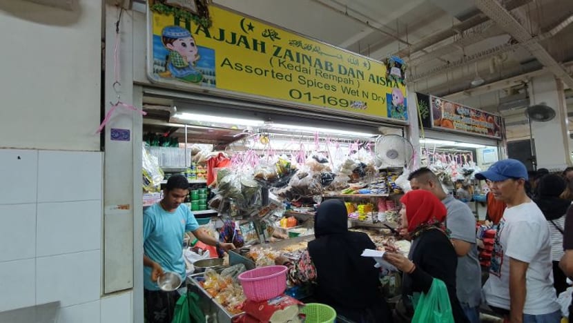 Pasar Geylang Serai sesak jelang Hari Raya; beratur setengah jam nak ...