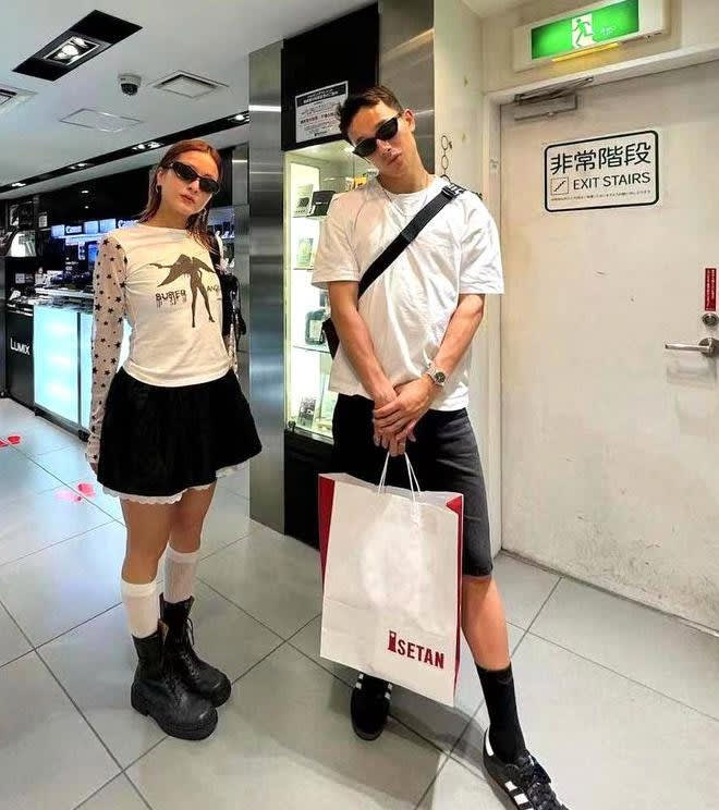 Eason Chan’s 19-Year-Old Daughter Dating Japanese Pan-Asian Model - 8days