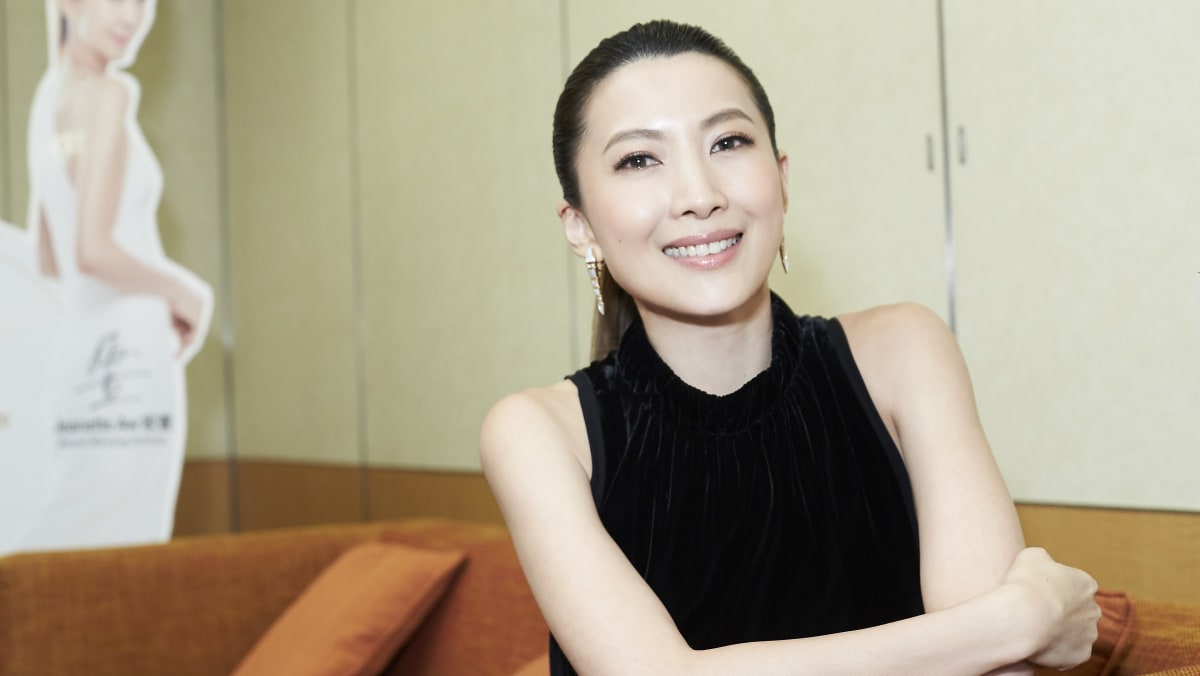 Jeanette Aw Used To Think Green & Purple Coloured Contacts Were Cool ...