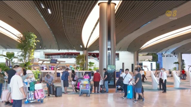 经过三年半翻新与扩建 樟宜机场第二搭客大厦今起全面恢复运作 - 8world