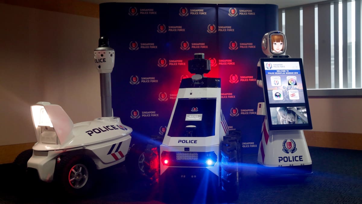 Police issue new smartphones, robots to aid officers in duties - TODAY