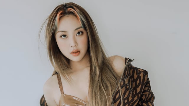 【送礼】韩国天才饶舌歌手李泳知演唱会门票 - vibes by 8world