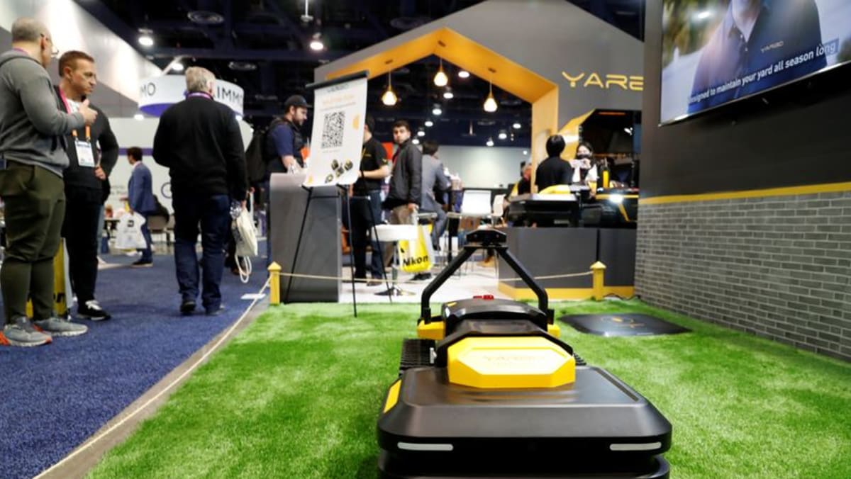 CES technology trade show adopts social theme - CNA