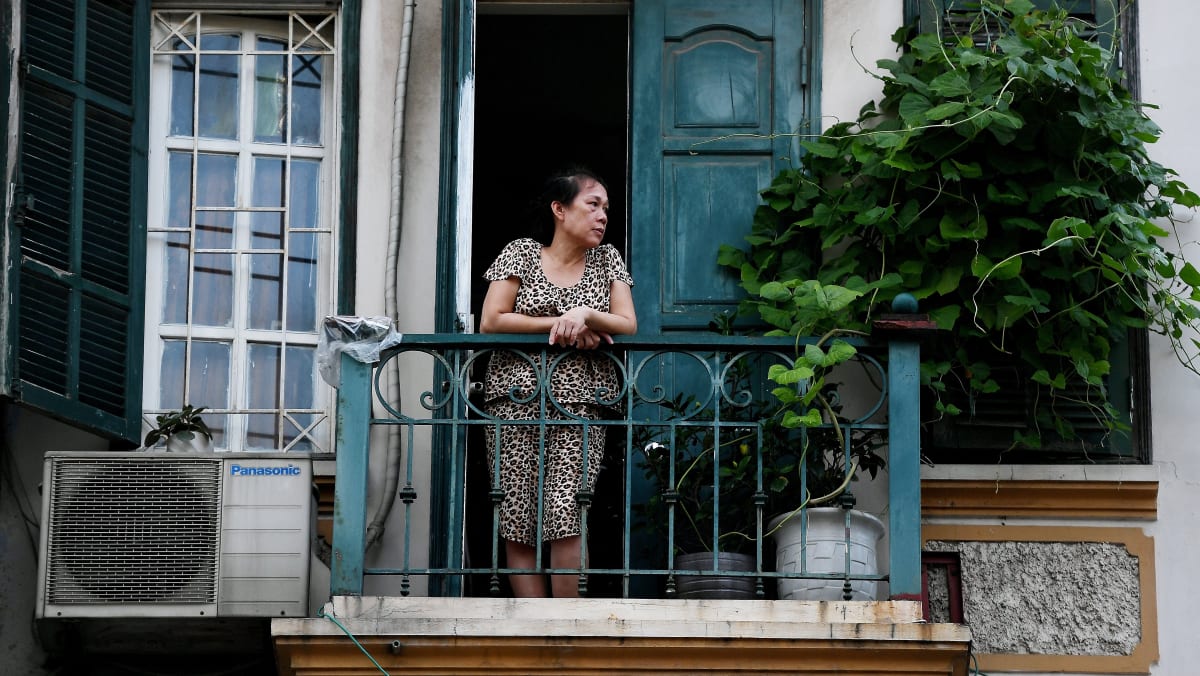 Hanoi's tiny balconies a refuge in lockdown - TODAY