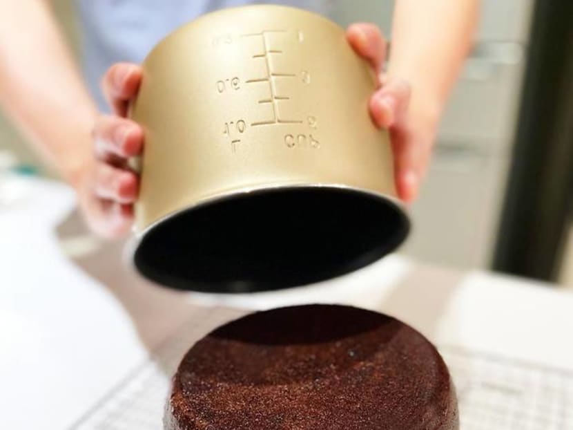 Bake A Sinfully Rich Chocolate Cake In Your Rice Cooker, With Rice ...