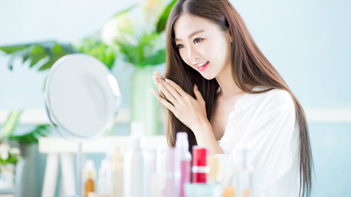 When you're too lazy to shampoo every day, here's how to keep your hair ...