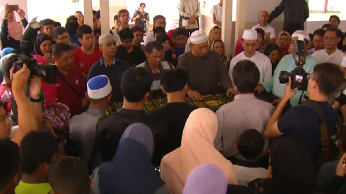 Maut dihempap palang gol: Anggota keluarga Allahyarham Muhammad Hambali ...