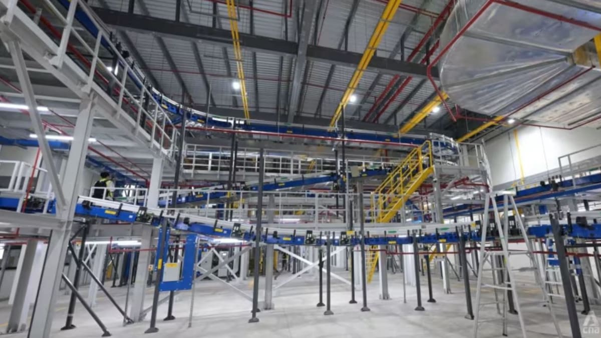 Terminal 2 Changi perkenal kemudahan simpan bagasi automatik untuk ...