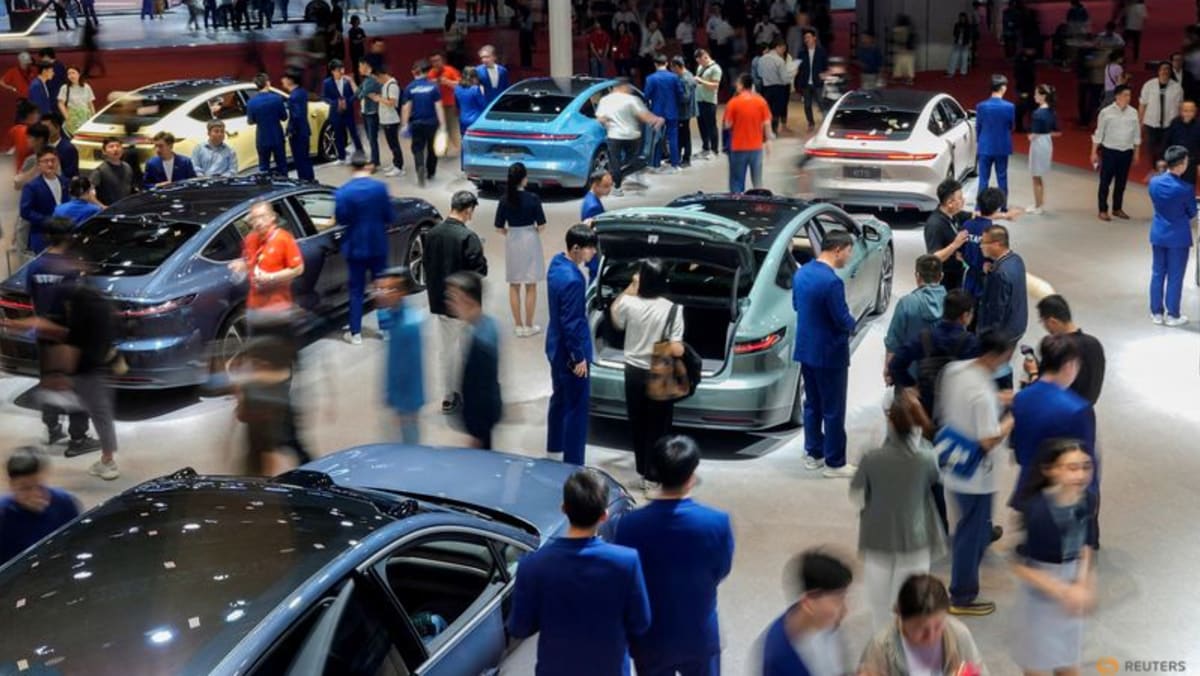 China car sales return to growth in Aug, Tesla nearly doubles EV share ...