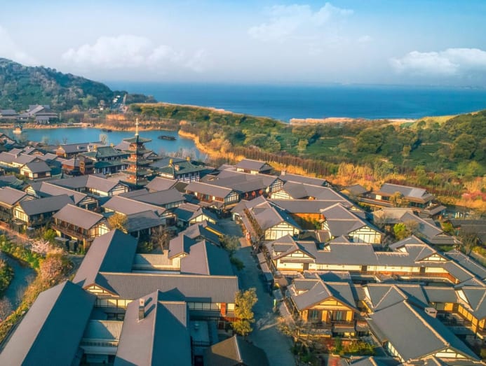 Travel guide to Wuxi, China: Three Kingdoms TV drama set, cherry ...