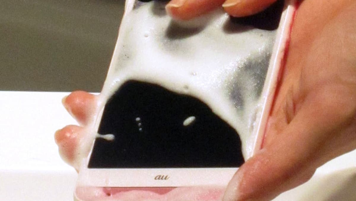 World’s first washable smartphone to debut in Japan - TODAY