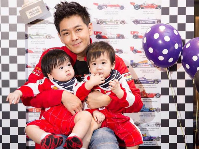 Jimmy Lin Drives A $700K Sports Car To Buy Bubble Tea With His Kid - TODAY