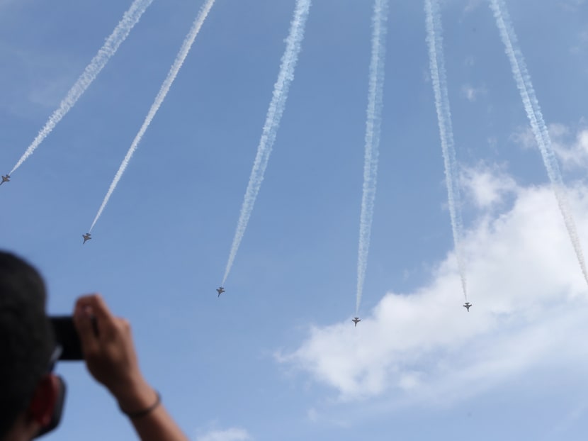 Aerial stunts, aircraft displays delight 80,000-strong crowd at S’pore ...