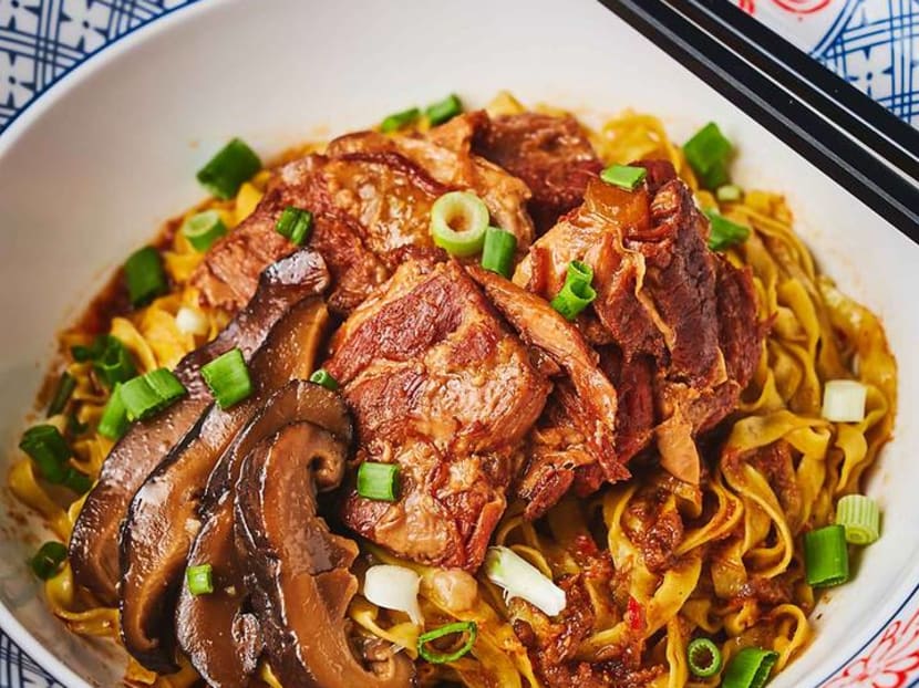 New Hawker Stall Gimee Face Sells $6.80 Abalone Bak Chor Mee - TODAY