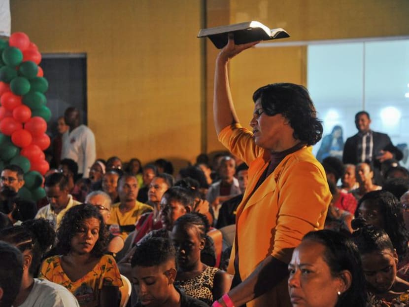 Bolsonaro shores up evangelical support in tight Brazil election - TODAY