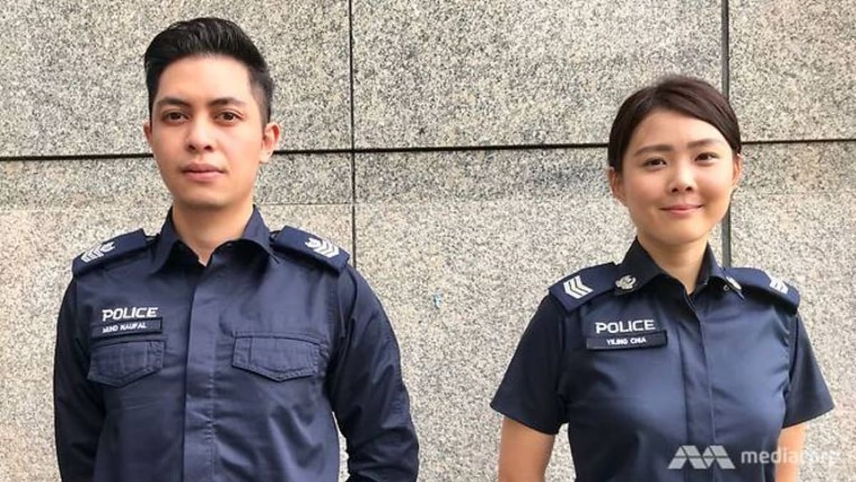 Seragam baru bagi pegawai polis S'pura - BERITA Mediacorp