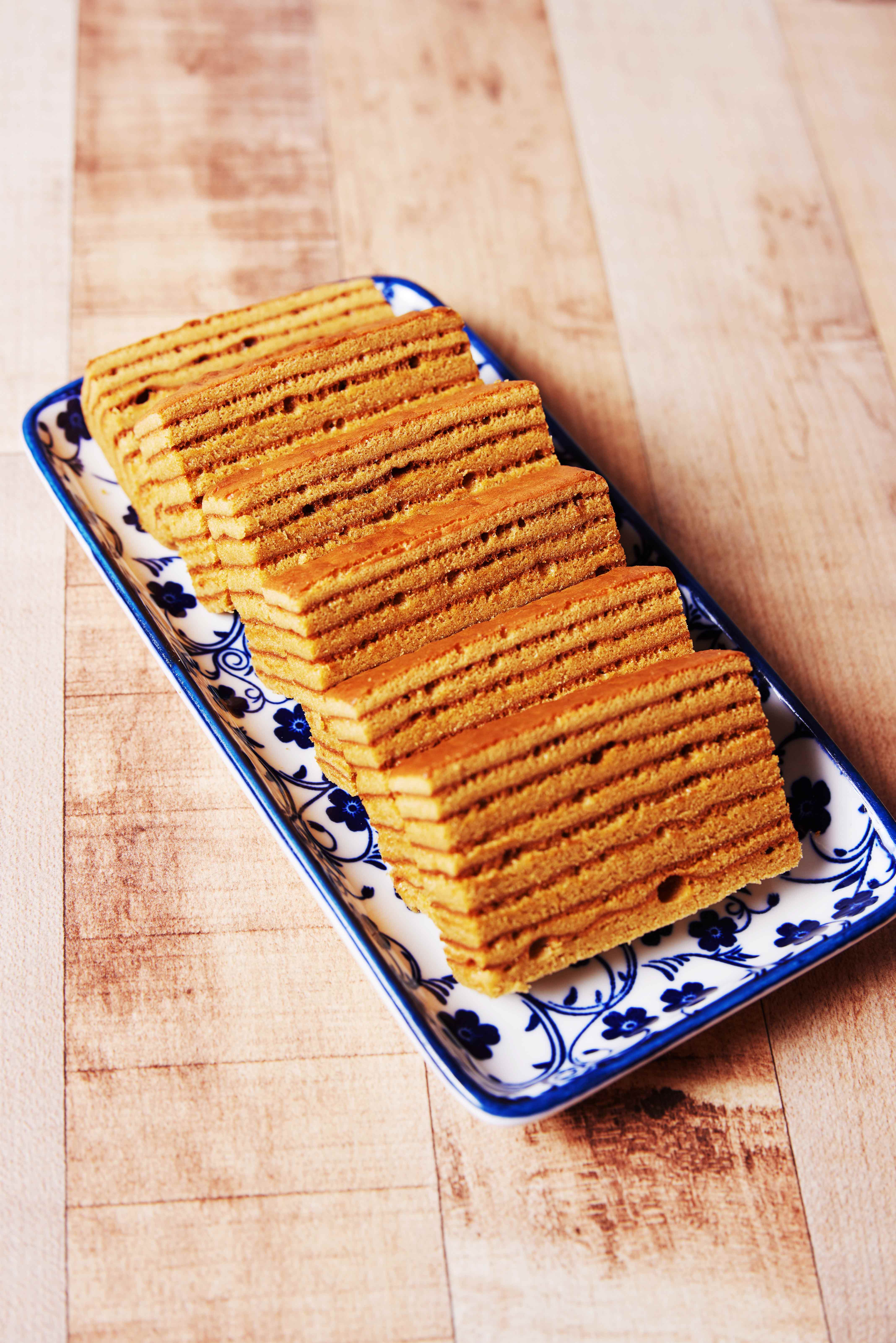 Feisty 81-Year-Old Makes Kueh Lapis & Rempah At Peranakan Cafe Daily ...