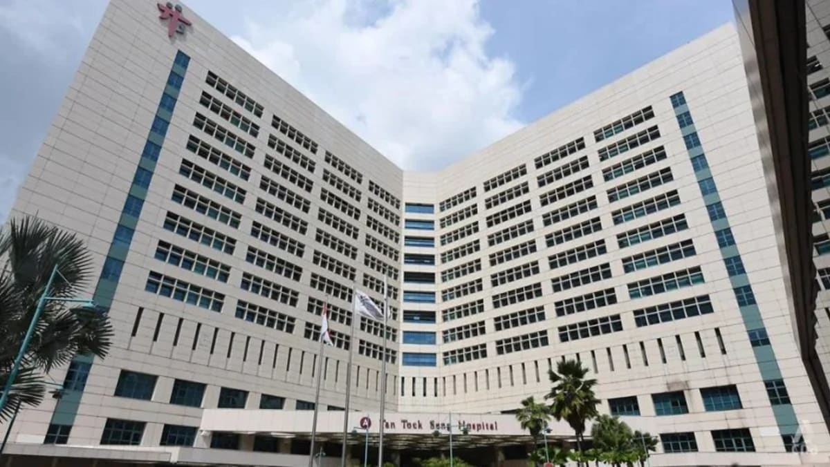 Sekatan lawatan ke hospital, rumah jagaan dilanjutkan 2 minggu susulan COVID-19 - BERITA Mediacorp