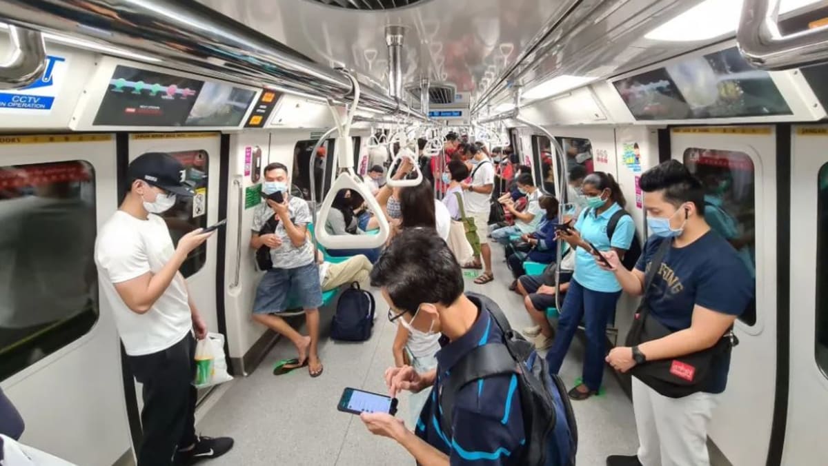 Waktu operasi bas & MRT dilanjutkan sempena malam Krismas, Tahun Baru ...