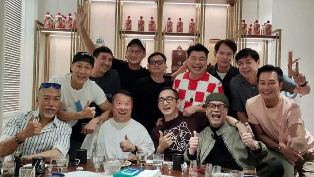 世纪饭局！欧阳震华晒超狂聚餐合照，TVB上一代小生都来了 - vibes by 8world