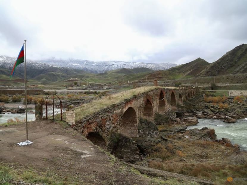 Armenia and Azerbaijan exchange prisoners at border - TODAY
