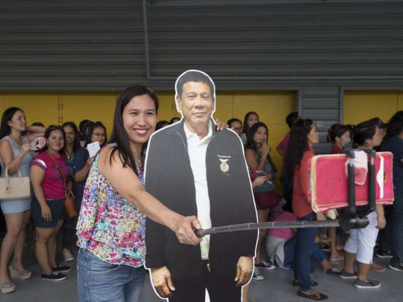 Gallery Thousands Of Filipinos Gather To Cheer Duterte In Singapore