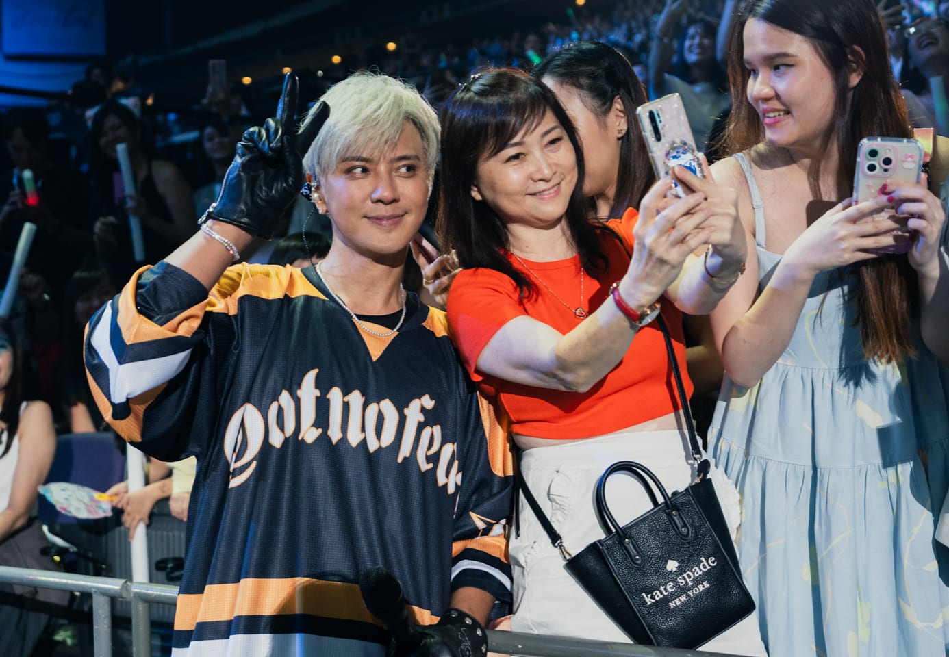 Show Luo Proves He's As Good A Stand-Up Comedian As He Is A Pop Idol At ...