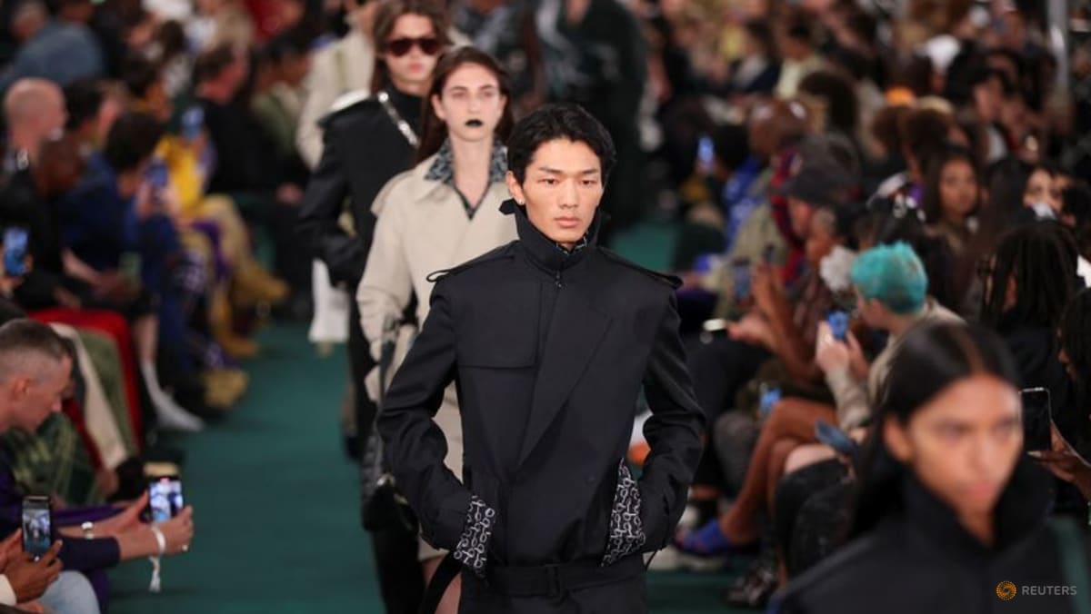 Burberry issues profit warning on luxury slowdown